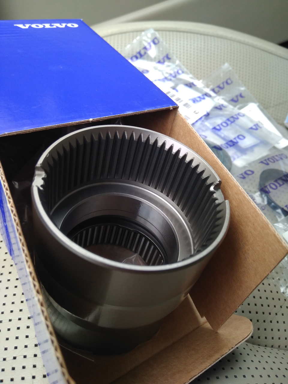 Обслуживание углового редуктора — Volvo S80 (2G), 3,2 л, 2008 года ...