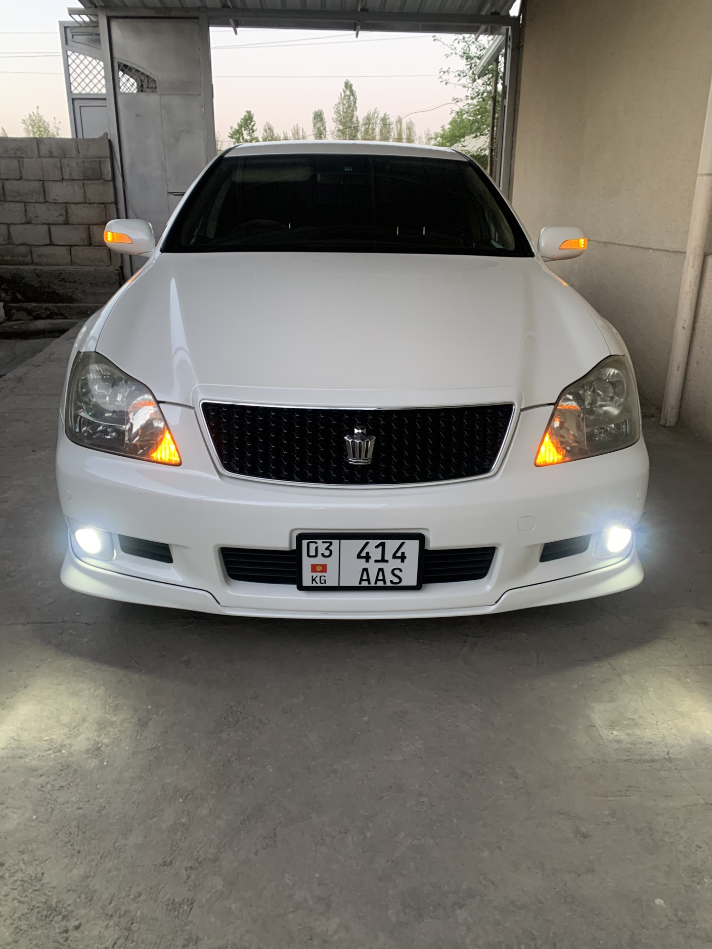 Фото — Toyota Crown (S180), 5 л, 2005 года | фотография | DRIVE2