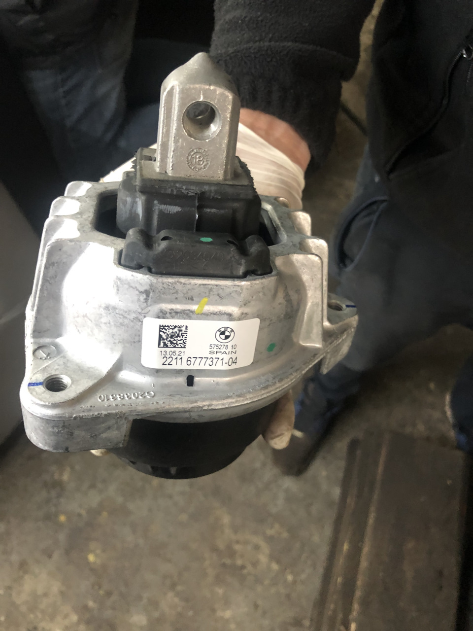 22116777371 Резинометаллический шарнир BMW | Запчасти на DRIVE2