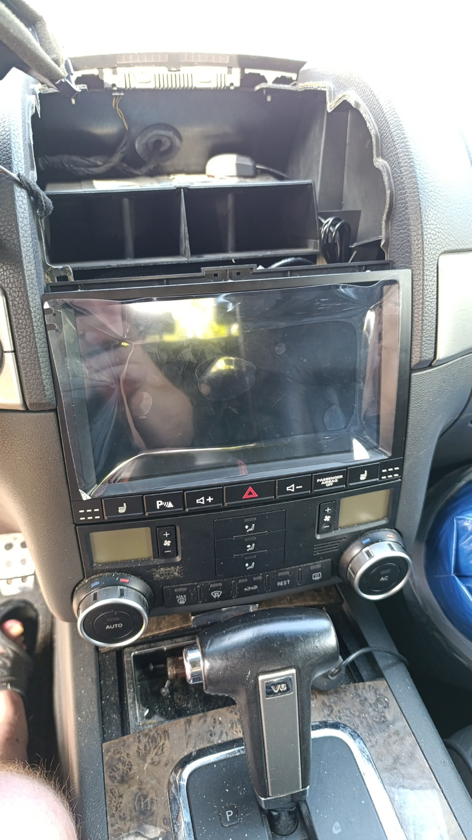 Моторчик заслонки климата V159 — Volkswagen Touareg (1G), 3 л, 2010 ...
