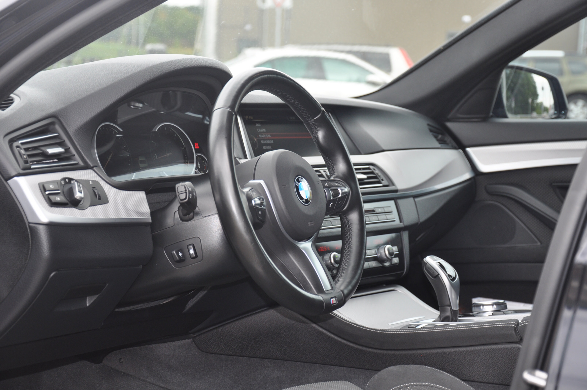 Перетяжка руля в алькантару — BMW 5 series (F10), 2 л, 2016 года ...