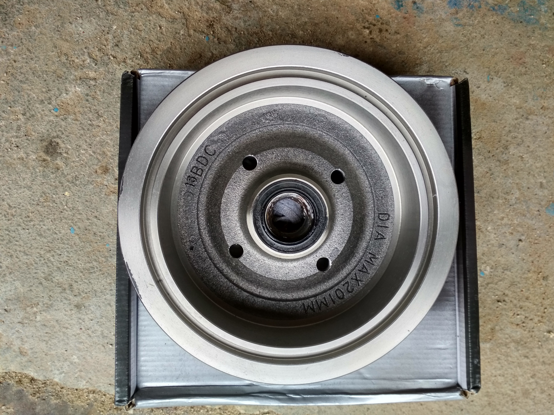 Замена барабанов и колодок — Audi 80 (B3), 1,8 л, 1988 года | своими ...