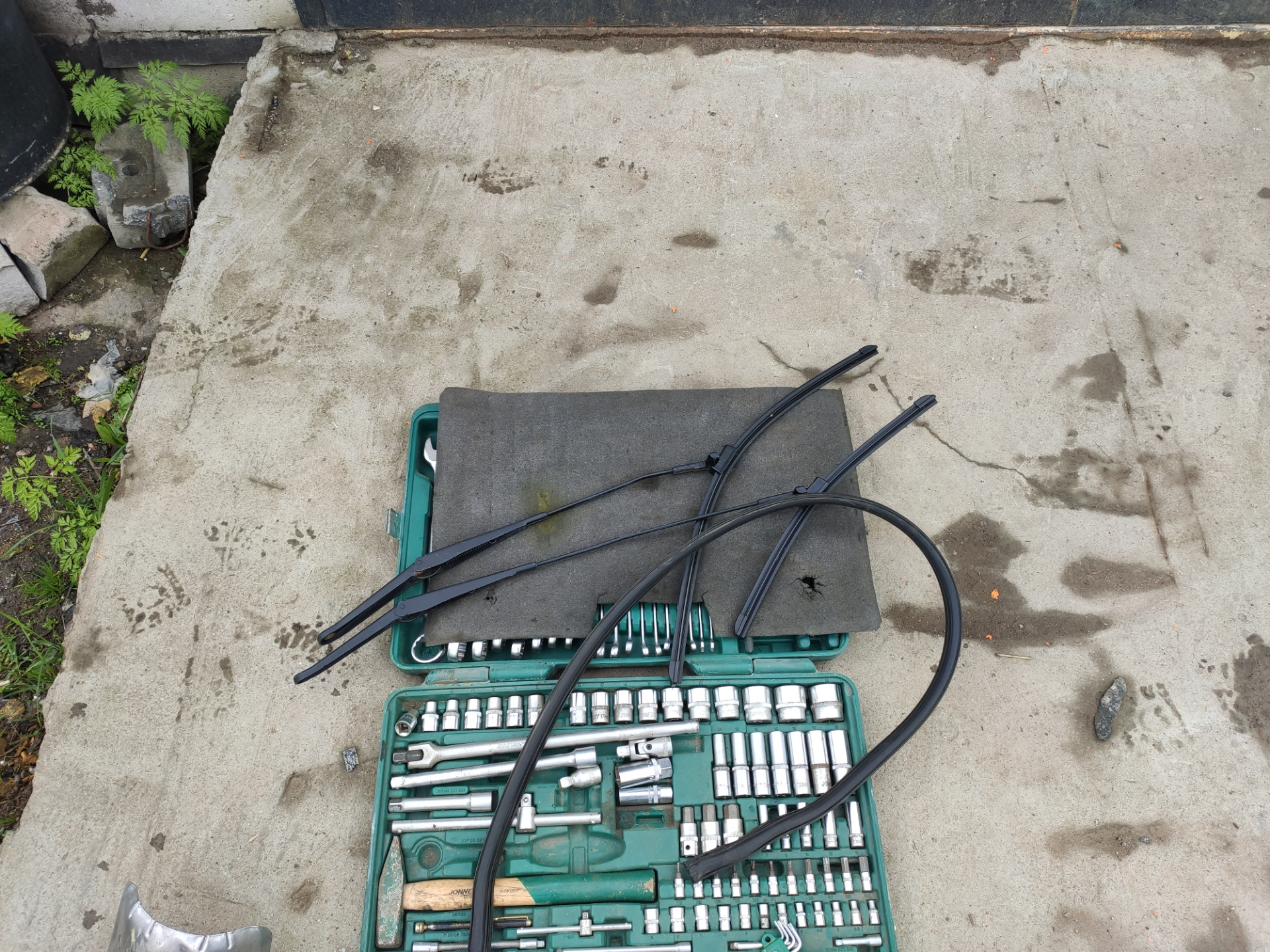 Тепло экран на выпуск. — Ford Focus Sedan II, 2 л, 2007 года | своими ...