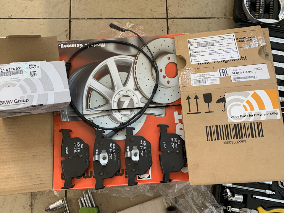 М рейлинги и Замена задних тормозных дисков и попутный ремонт — BMW X5 ...