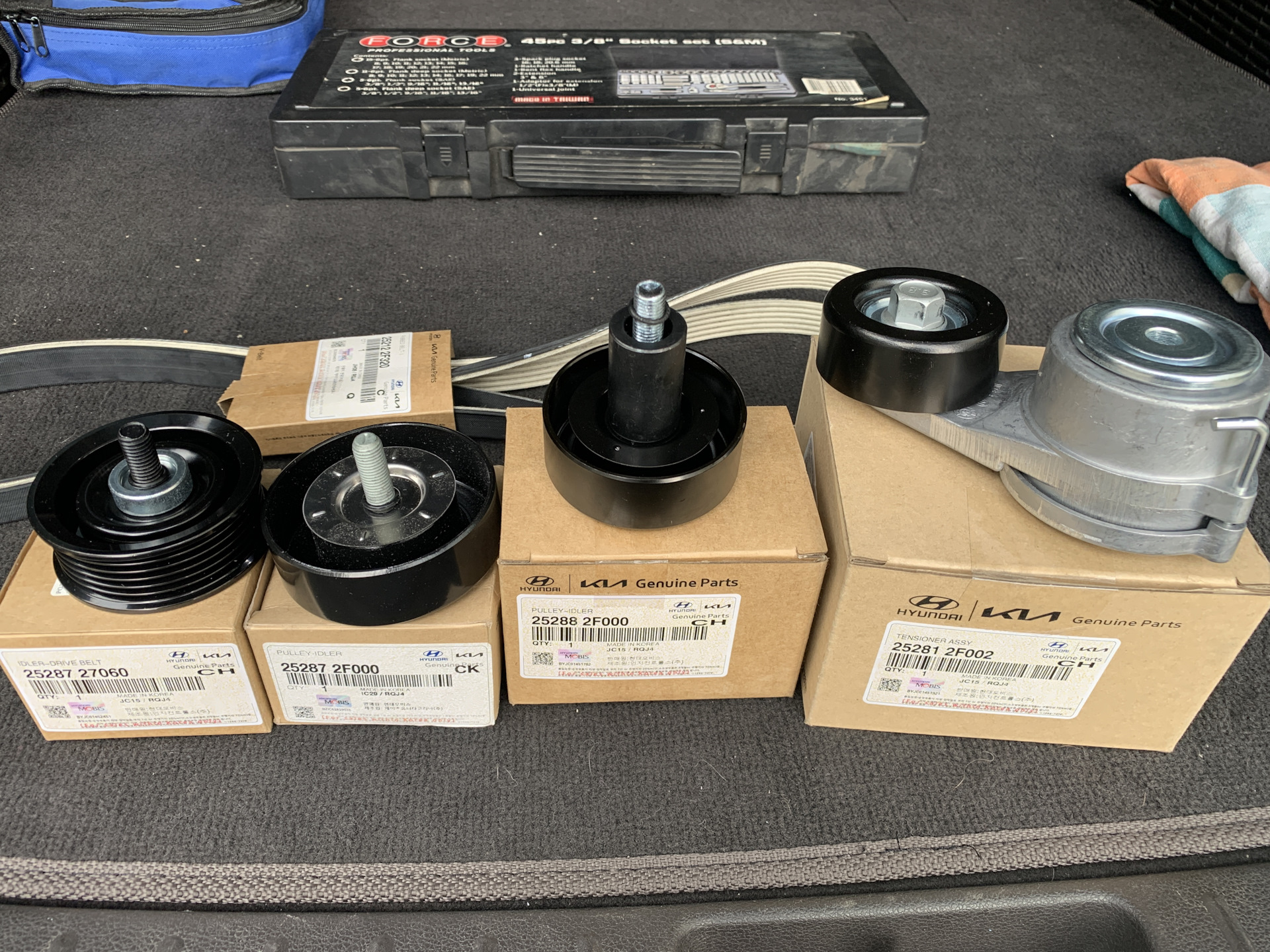 Замена ремня и ролика — Hyundai Santa Fe (4G), 2,2 л, 2018 года ...