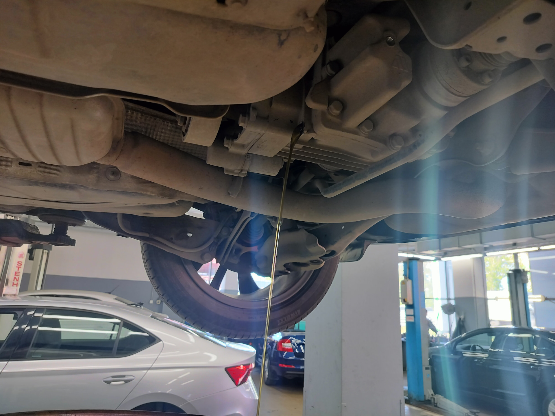 Замена жидкости в муфте Haldex — Skoda Karoq 1 4 л 2021 года
