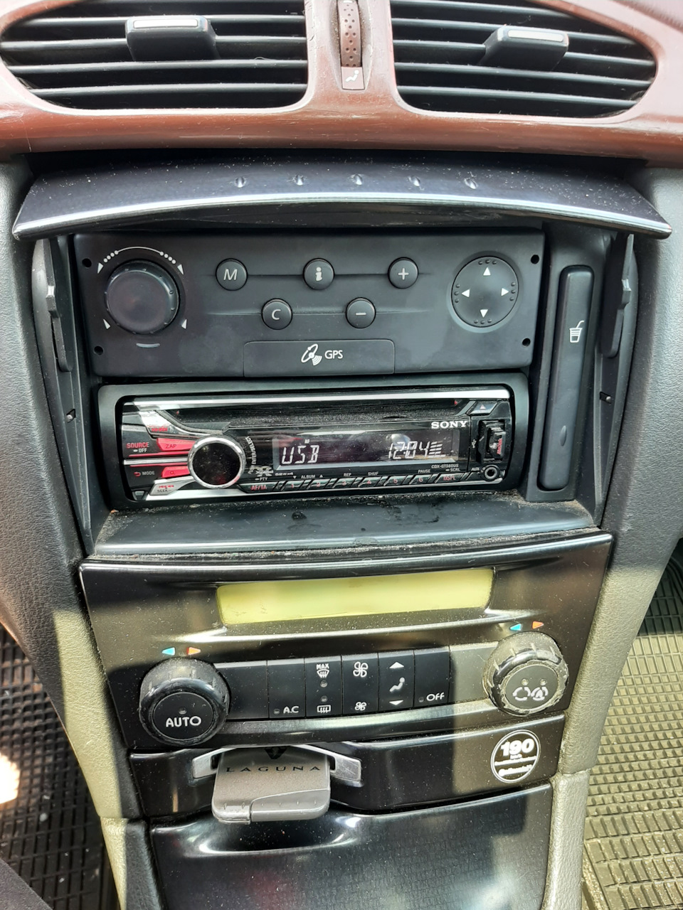 Подрулевое управление магнитолой) — Renault Laguna II, 1,9 л, 2001 года ...