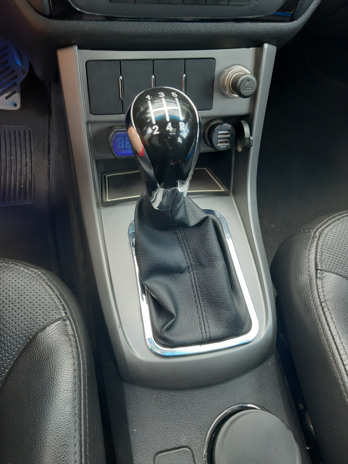 Замена ручки мкпп — Geely Emgrand EC7 RV, 1,8 л, 2013 года | запчасти ...