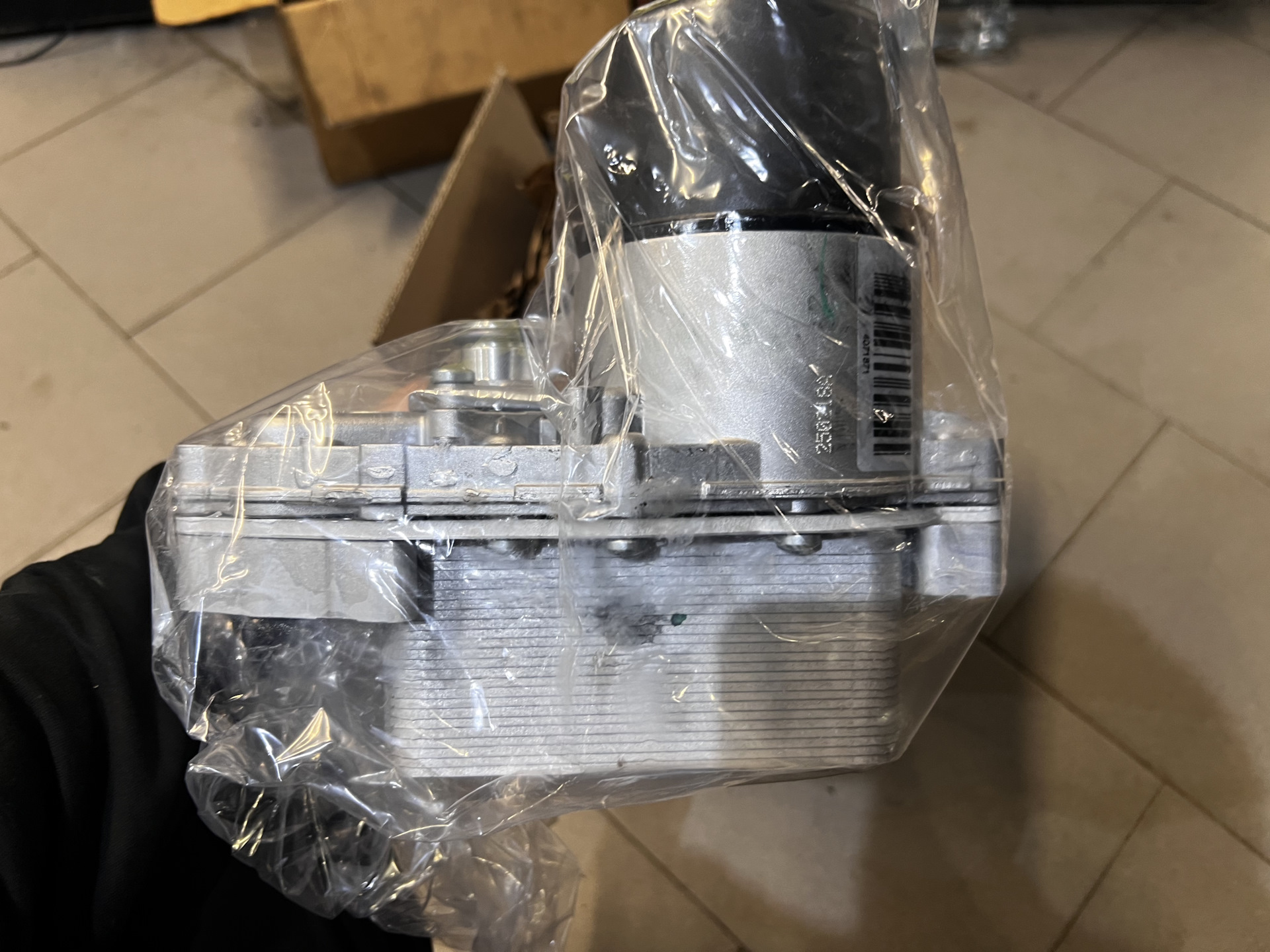 Оригинальный теплообменник Range Rover sport lr124259 от Ford FW9Z6881A ...