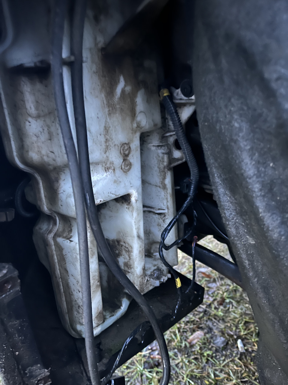 Насос омывателя лобового стекла — Volvo XC60 (1G), 2,4 л, 2009 года ...