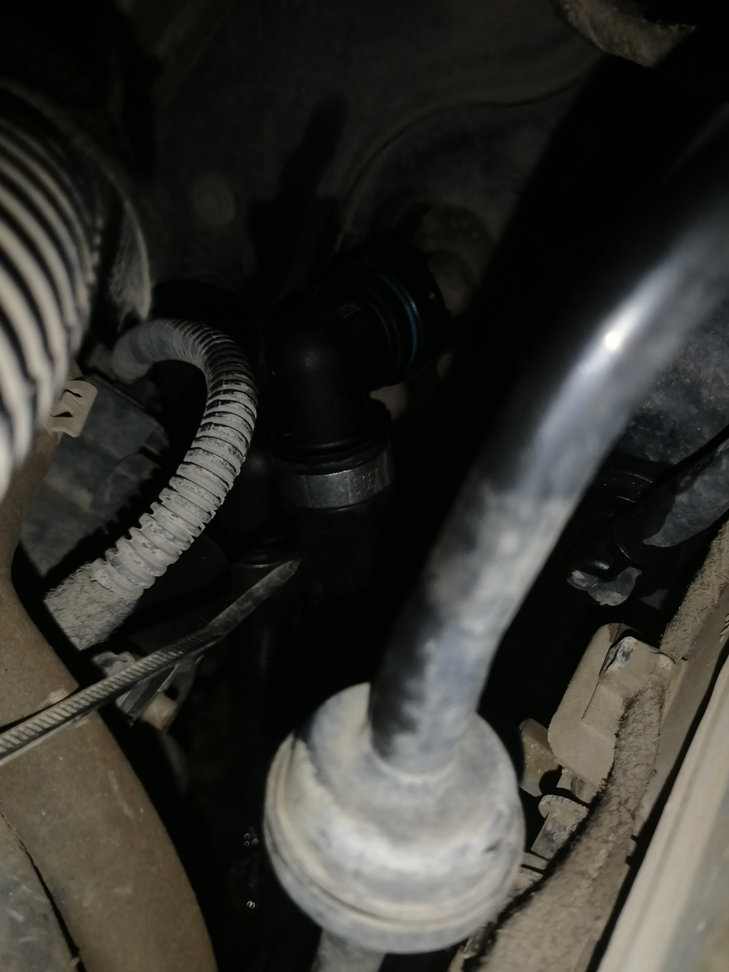 Замена патрубков системы отопления салона GM 13170118 — Opel Zafira B ...