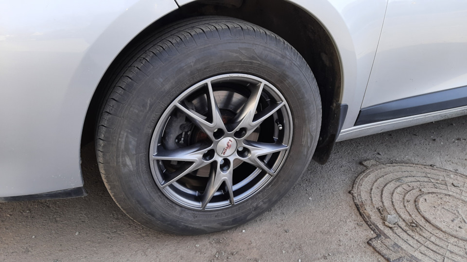 Техническая. Переобувка на лето. — Renault Fluence, 2 л, 2014 года ...