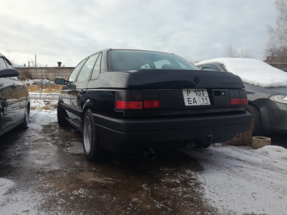 Поставил рамку USA — Volkswagen Passat B3, 2 л, 1991 года | аксессуары ...