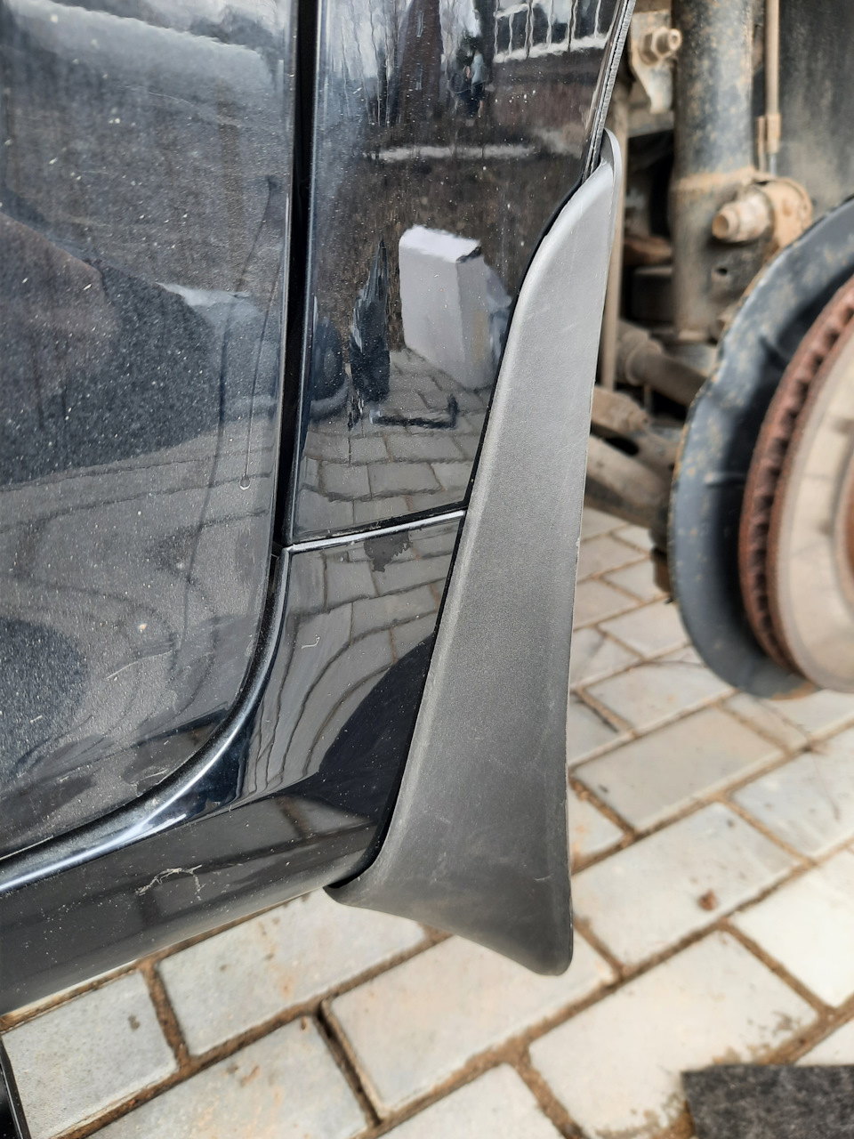 Установка брызговиков — Toyota Camry (XV50), 2,5 л, 2017 года ...