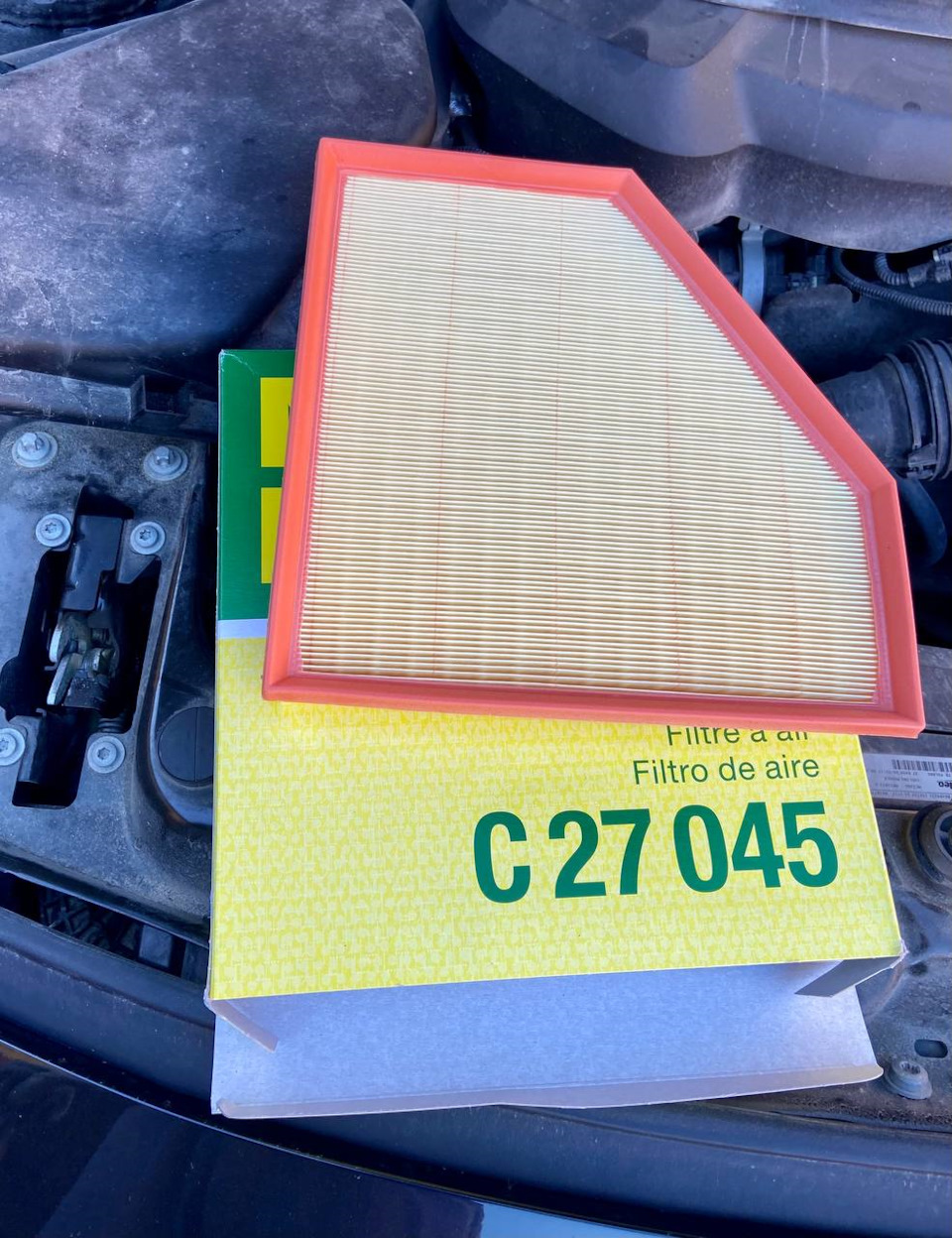 №32.Замена воздушного и салонного фильтров — BMW 4 series Gran Coupe ...