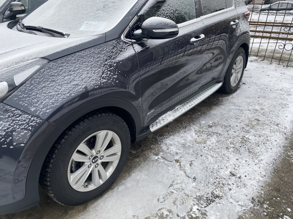 #2.Подножки BMW стайл орига — KIA Sportage (4G), 2 л, 2017 года ...