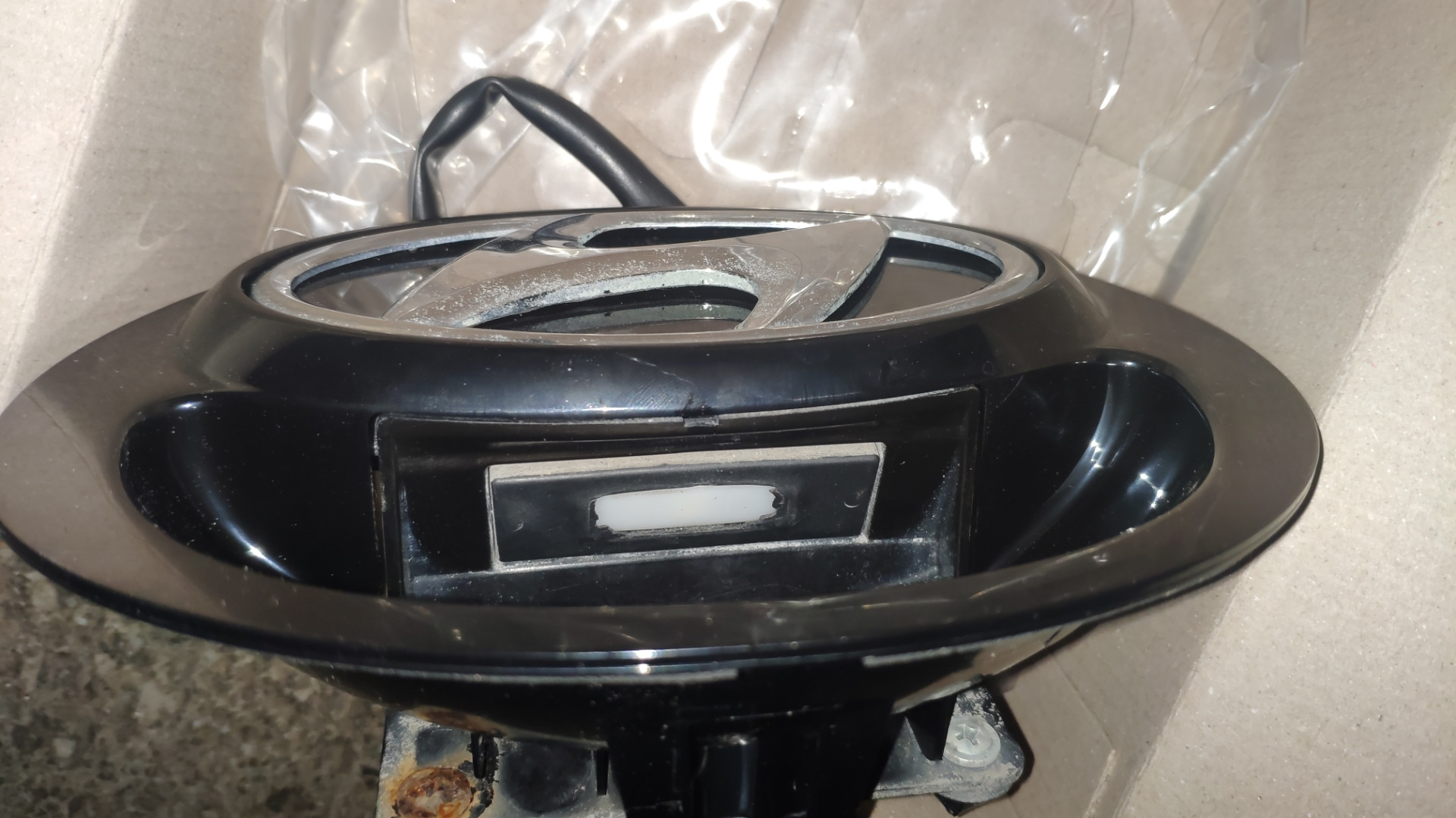 Замена кнопки открытия багажника Solaris HB — Hyundai Solaris (1G), 1,4 ...