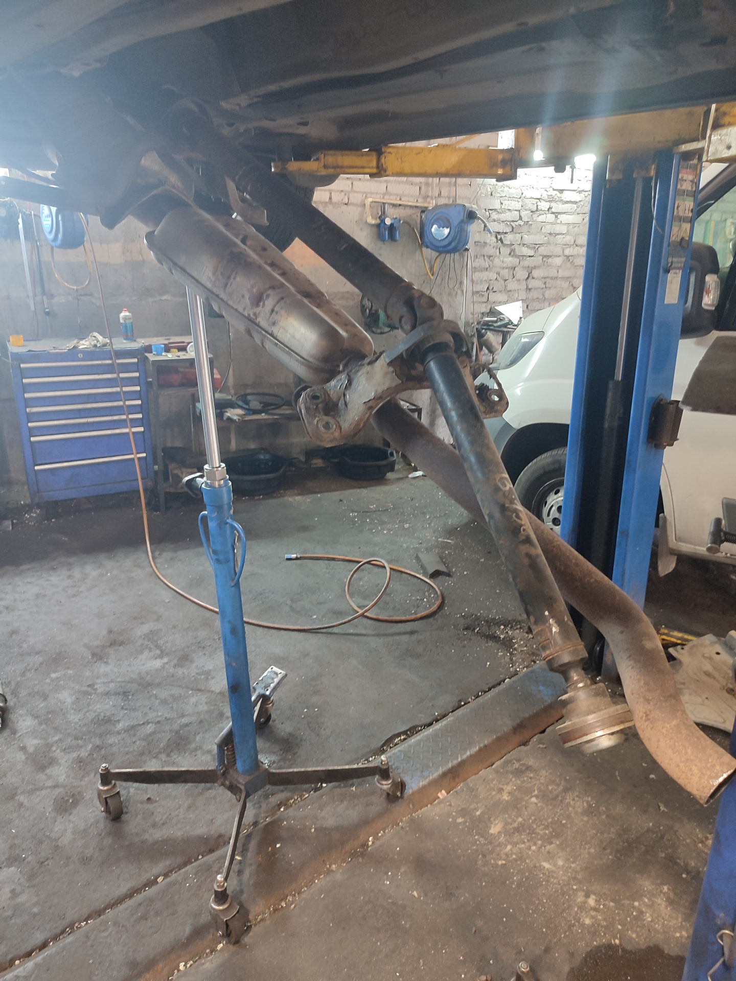 Бензонасос сказал всё, я ужоху… — Volvo XC70 III, 3,2 л, 2009 года ...