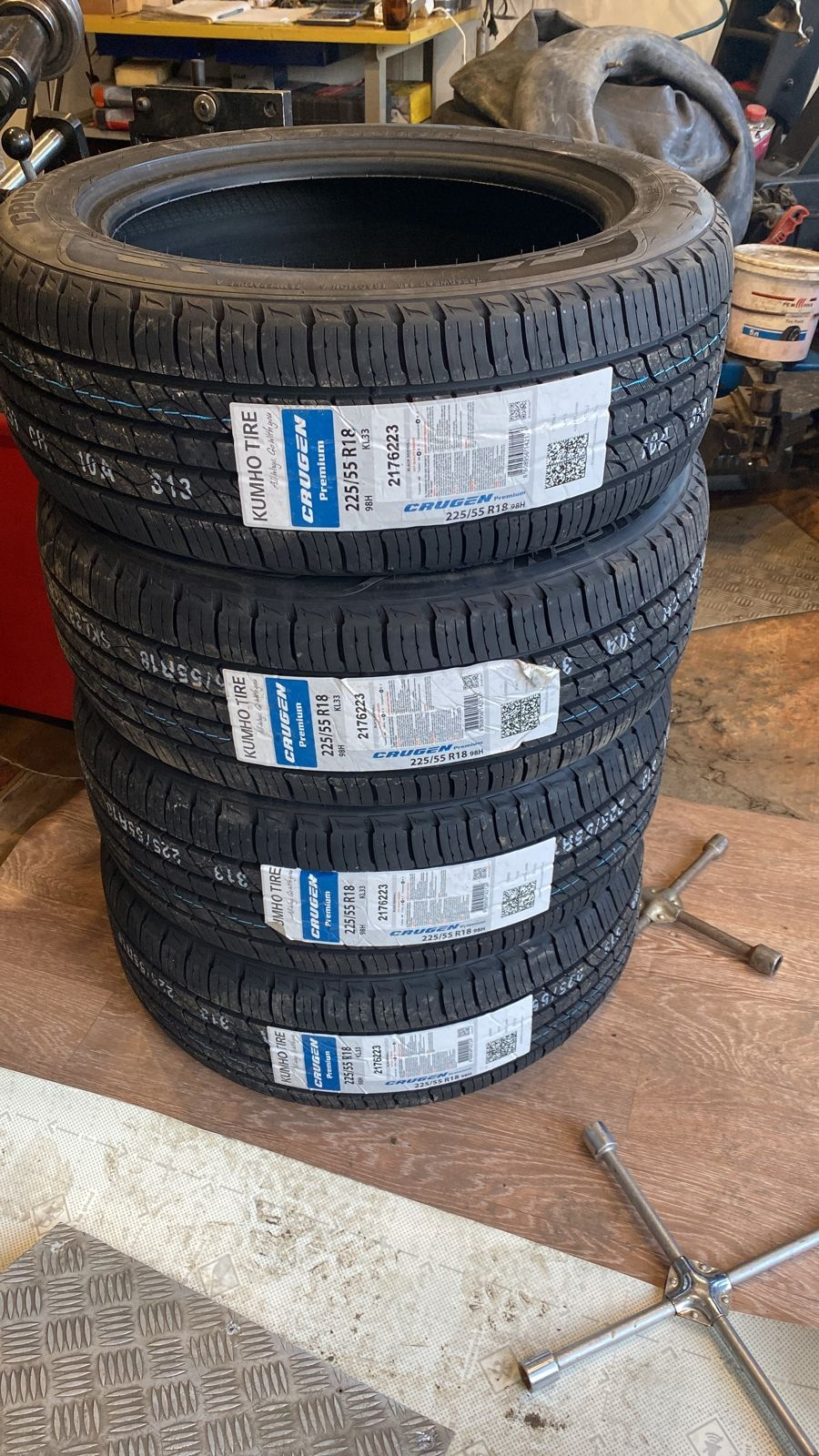 Тапки на лето: KUMHO TIRE 225/55 R18 — Geely Coolray (1G), 1,5 л, 2020 ...