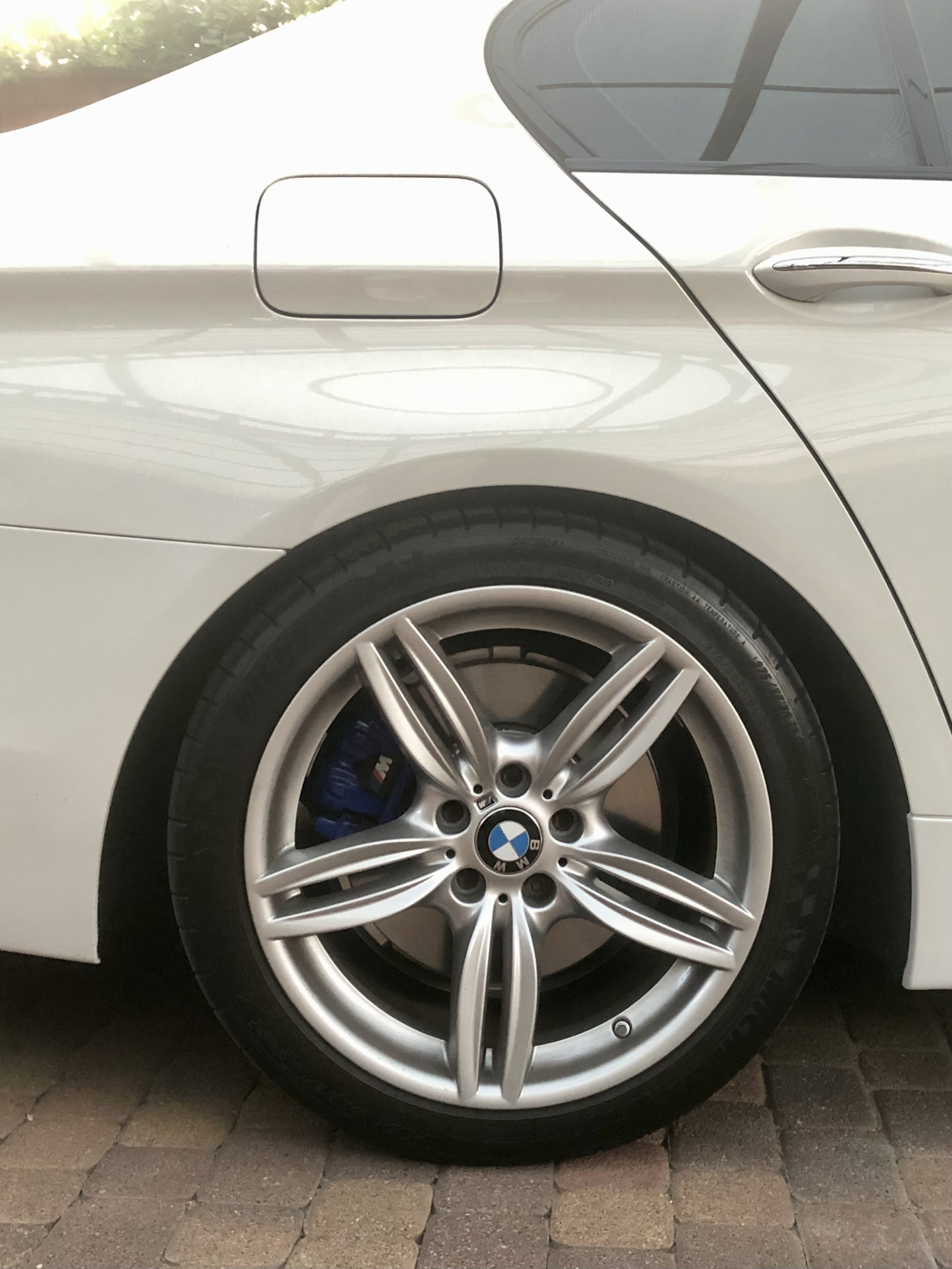 Задние тормоза 345x24 мм — BMW 5 series (F10), 2 л, 2017 года | тюнинг ...