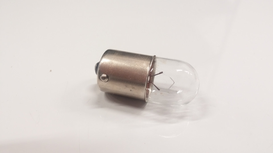 989762 Лампа Volvo | Запчасти на DRIVE2