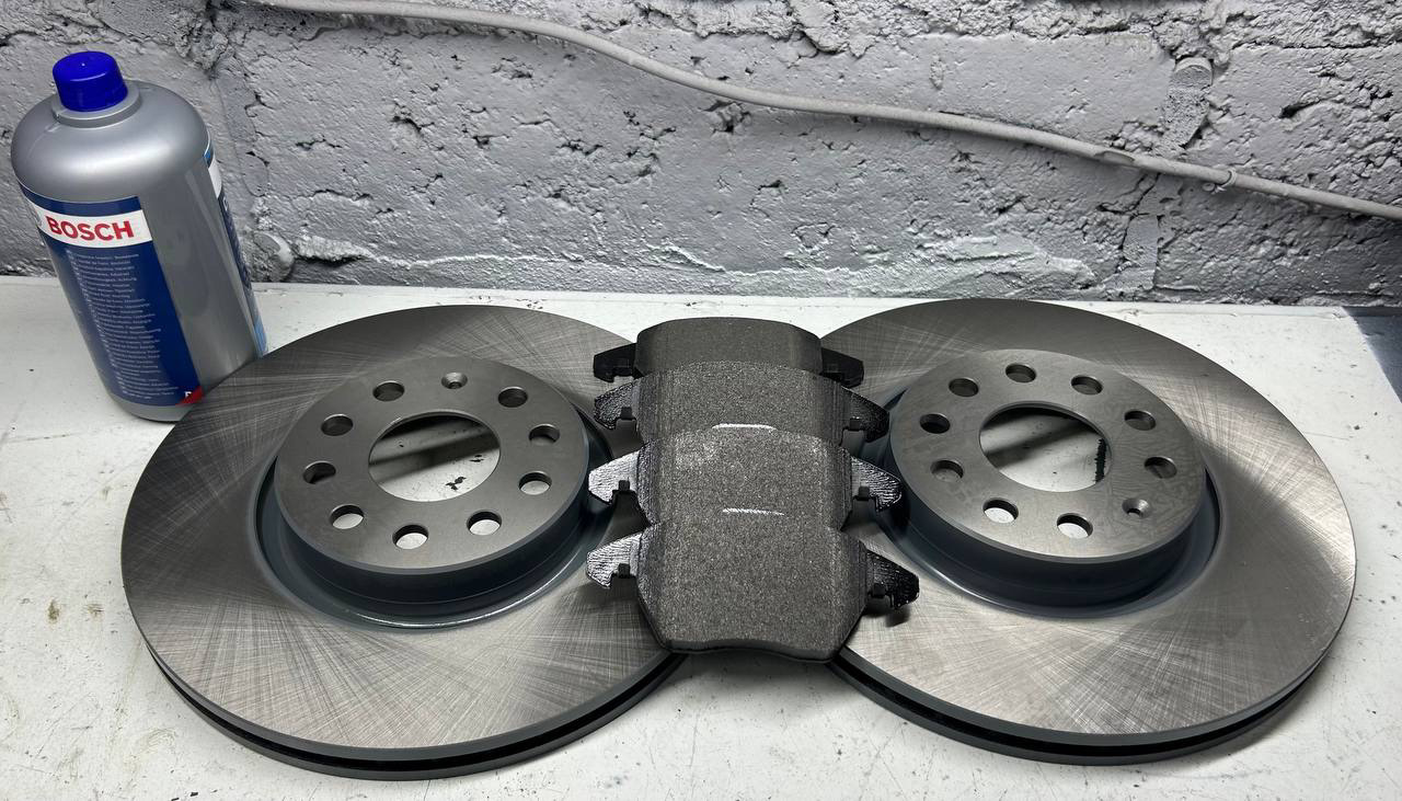 Обслуживание передних тормозов — Skoda Octavia RS A5 Mk2, 2 л, 2012 ...