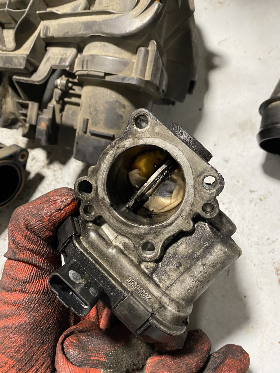 Замена клапанной крышки — Citroen C4 Picasso (2G), 1,6 л, 2017 года ...