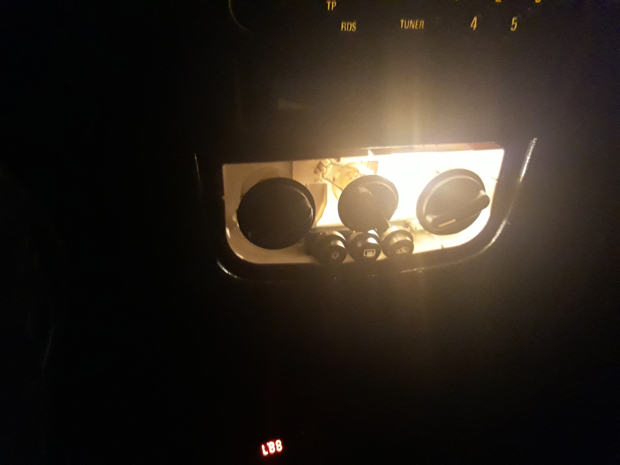 "Идеальный" ремонт бывших владельцев — Opel Corsa C, 1,2 л, 2004 года ...