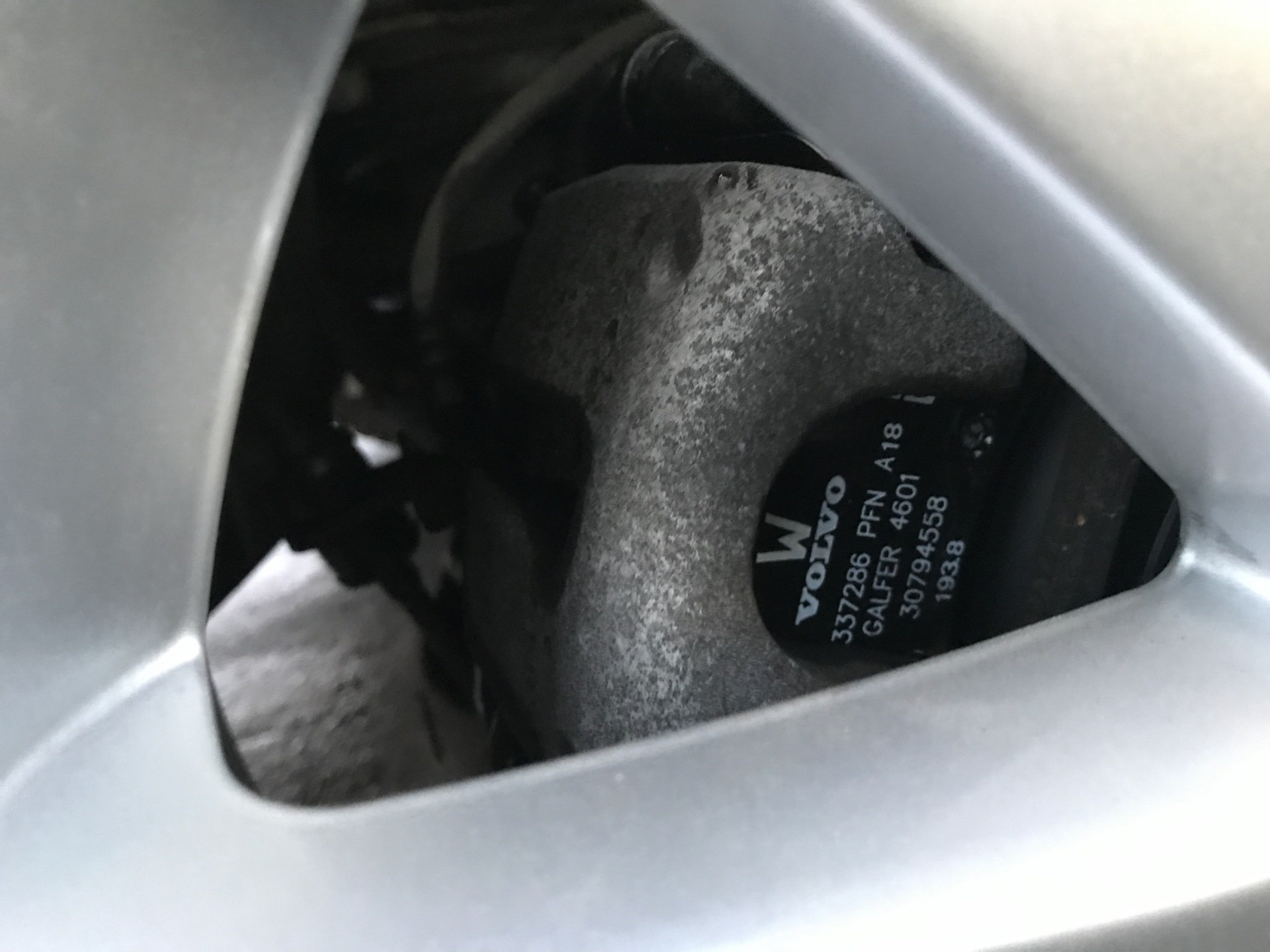 Замена тормозов и компрессора кондея — Volvo S80 (2G), 2,5 л, 2011 года ...