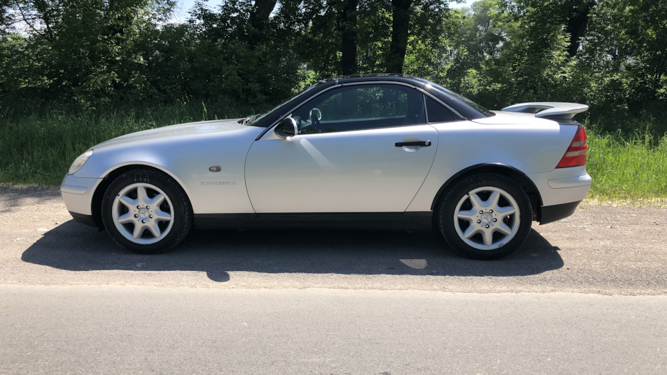 Ремонт провисшего потолка за 5 минут! — Mercedes-Benz SLK (R170), 2,3 л, 1997 года | своими ...