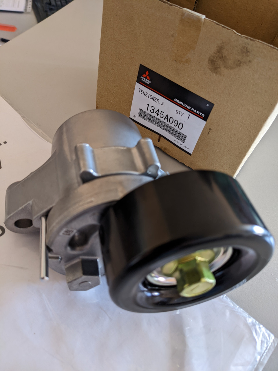 1345A090 Натяжитель привода ремня генератора Mitsubishi | Запчасти на ...