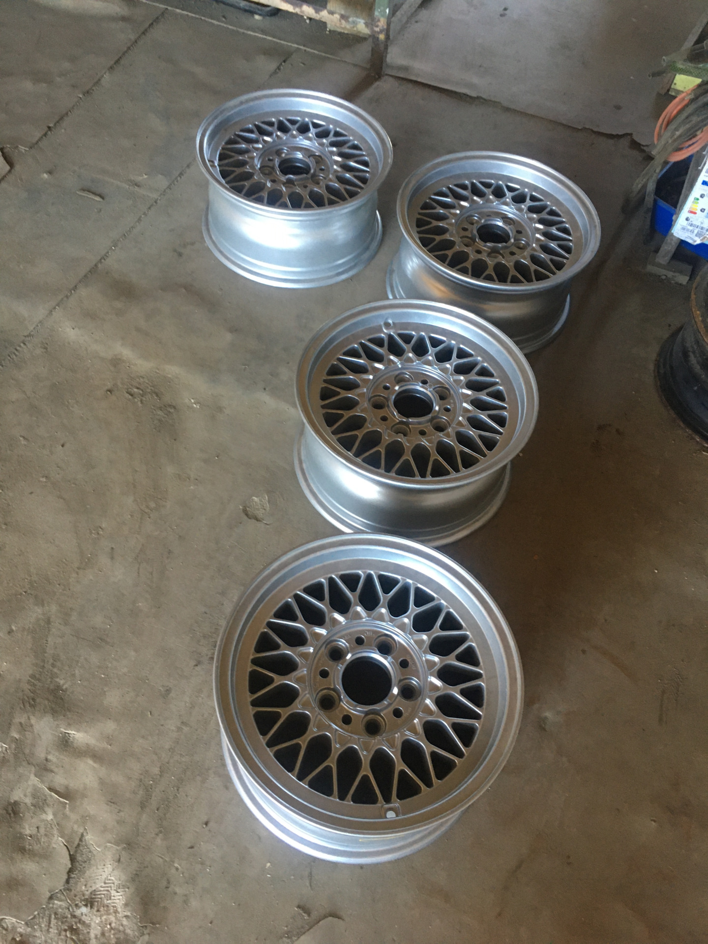 Покупка оригинальных дисков 5 стиль и резины 205 70 R15 для BMW e34 ...