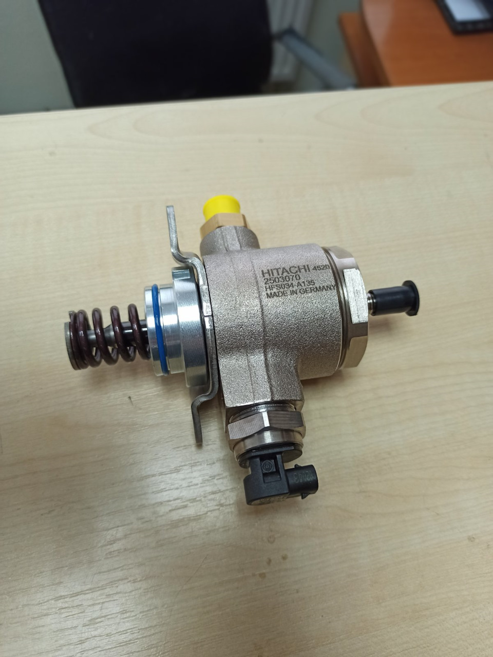 2503070 Насос высокого давления для Audi A4/A6 HITACHI | Запчасти на DRIVE2