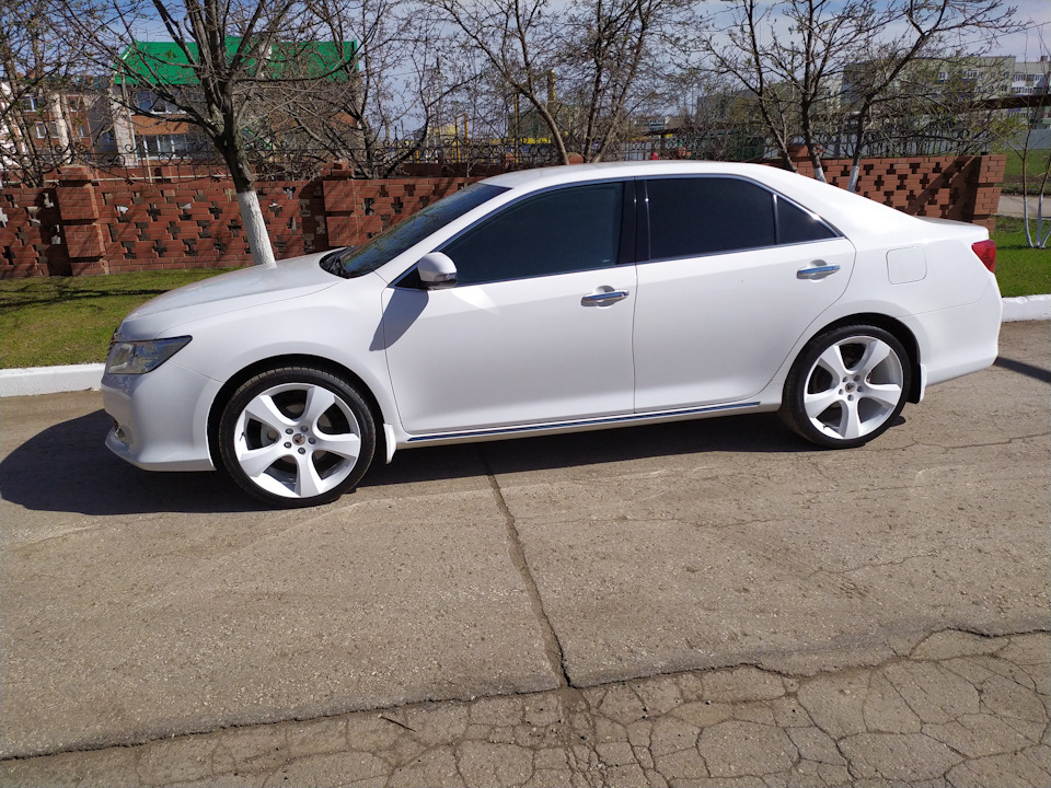 Irmscher 20 8,5j 5х114,3 ET40 Dia 67.1 и Hankook R20 255/35 ventus V12 ...