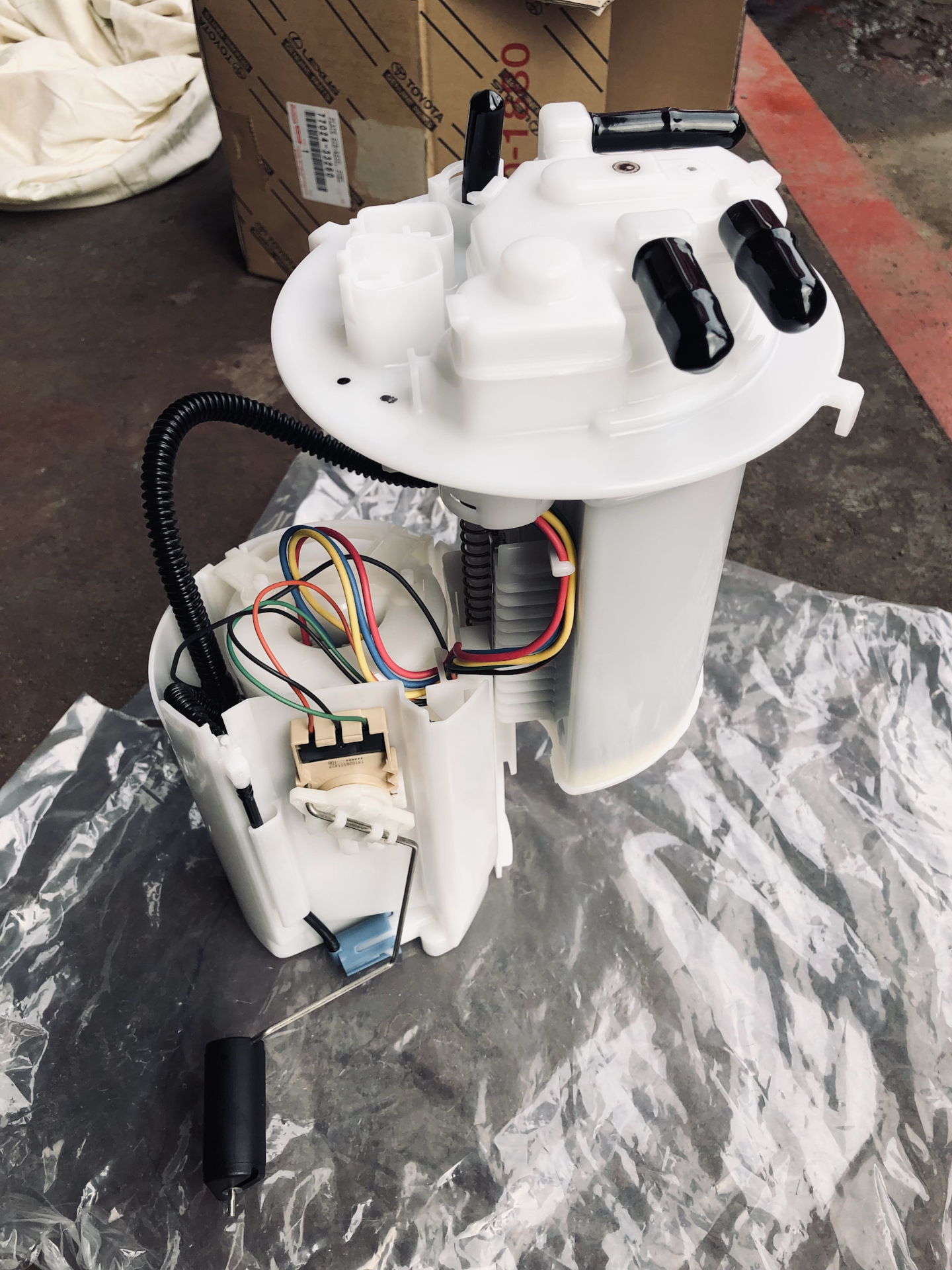 Завершение ТО — 80.000км, Замена Топливного Фильтра ! — Toyota Camry ...