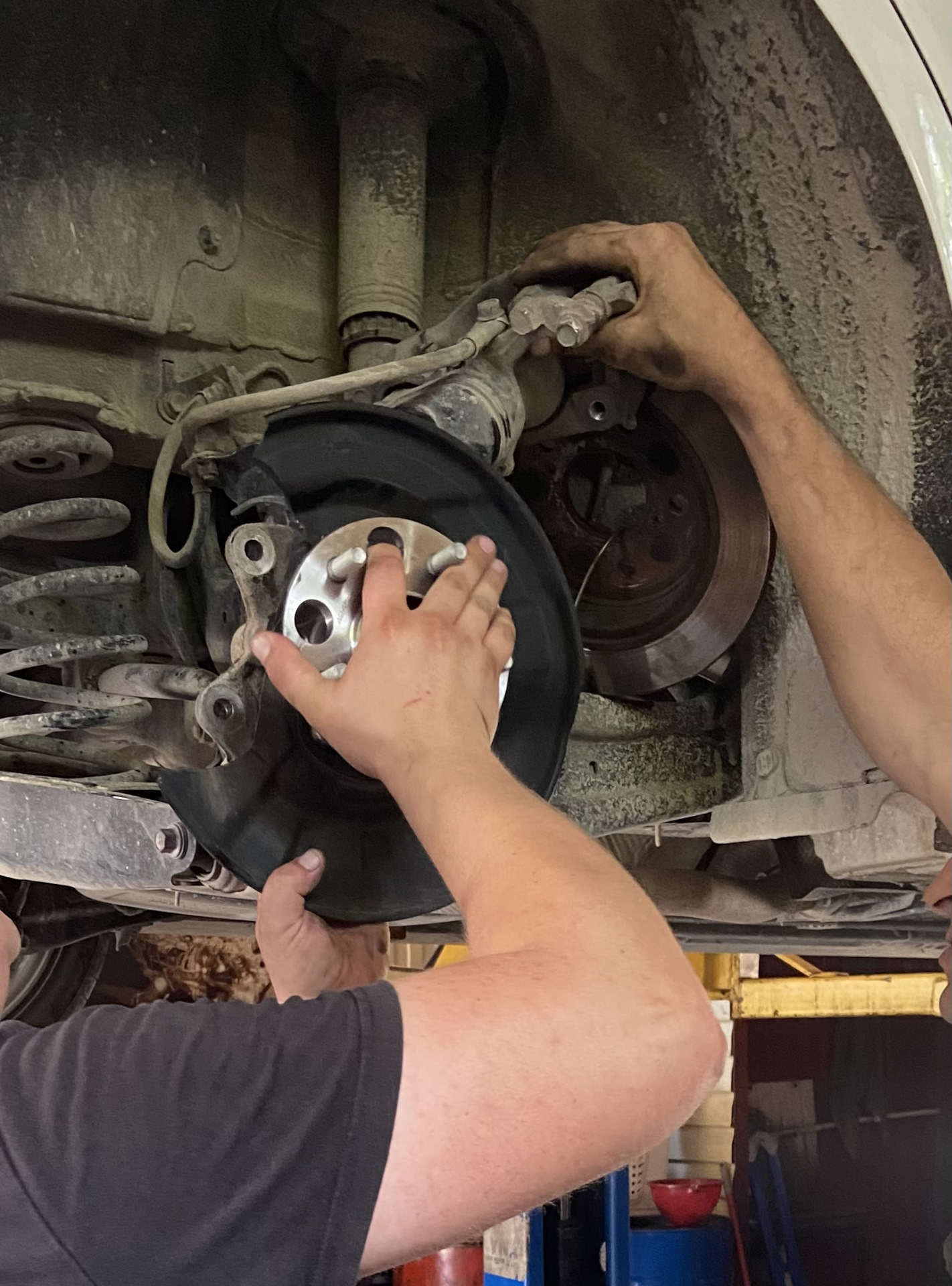 Замена ступичного подшипника заднего колеса — Toyota Camry (XV70), 2,5 ...