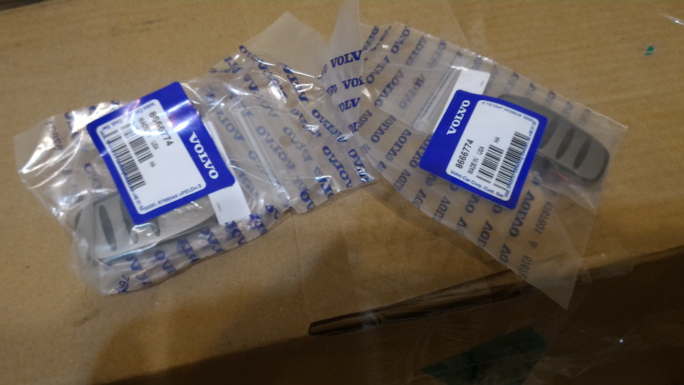 8666774 крышка Volvo | Запчасти на DRIVE2