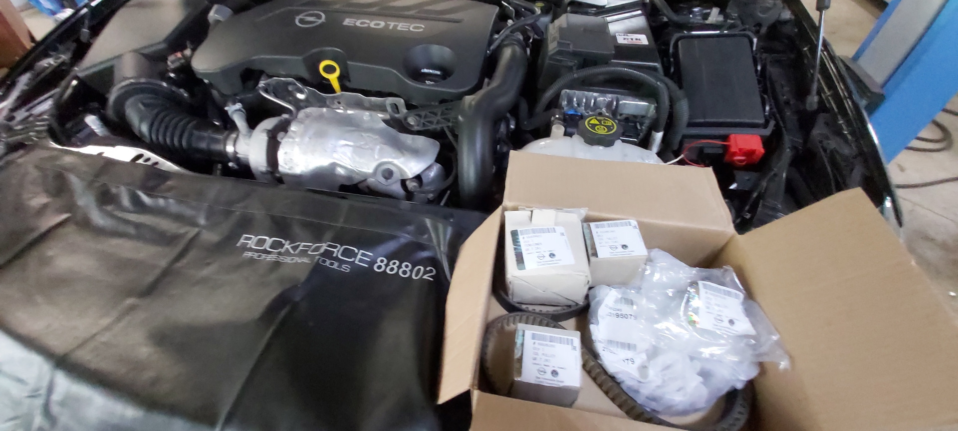 Замена ремня ГРМ и роликов B20DTH — Opel Insignia Sports Tourer (2G), 2 ...