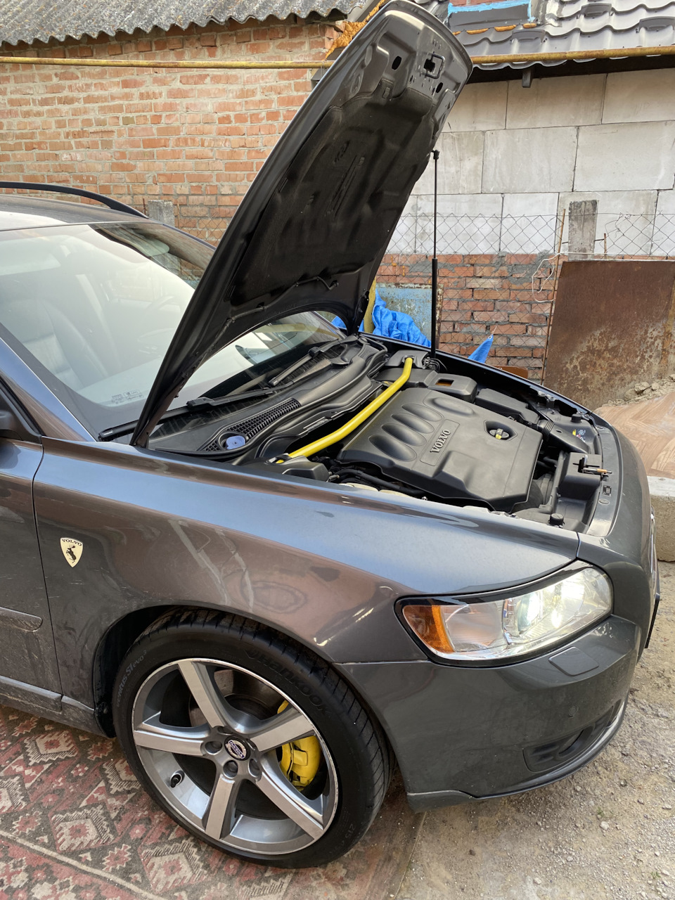 Распорка на базе — Volvo V50, 2 л, 2010 года | аксессуары | DRIVE2