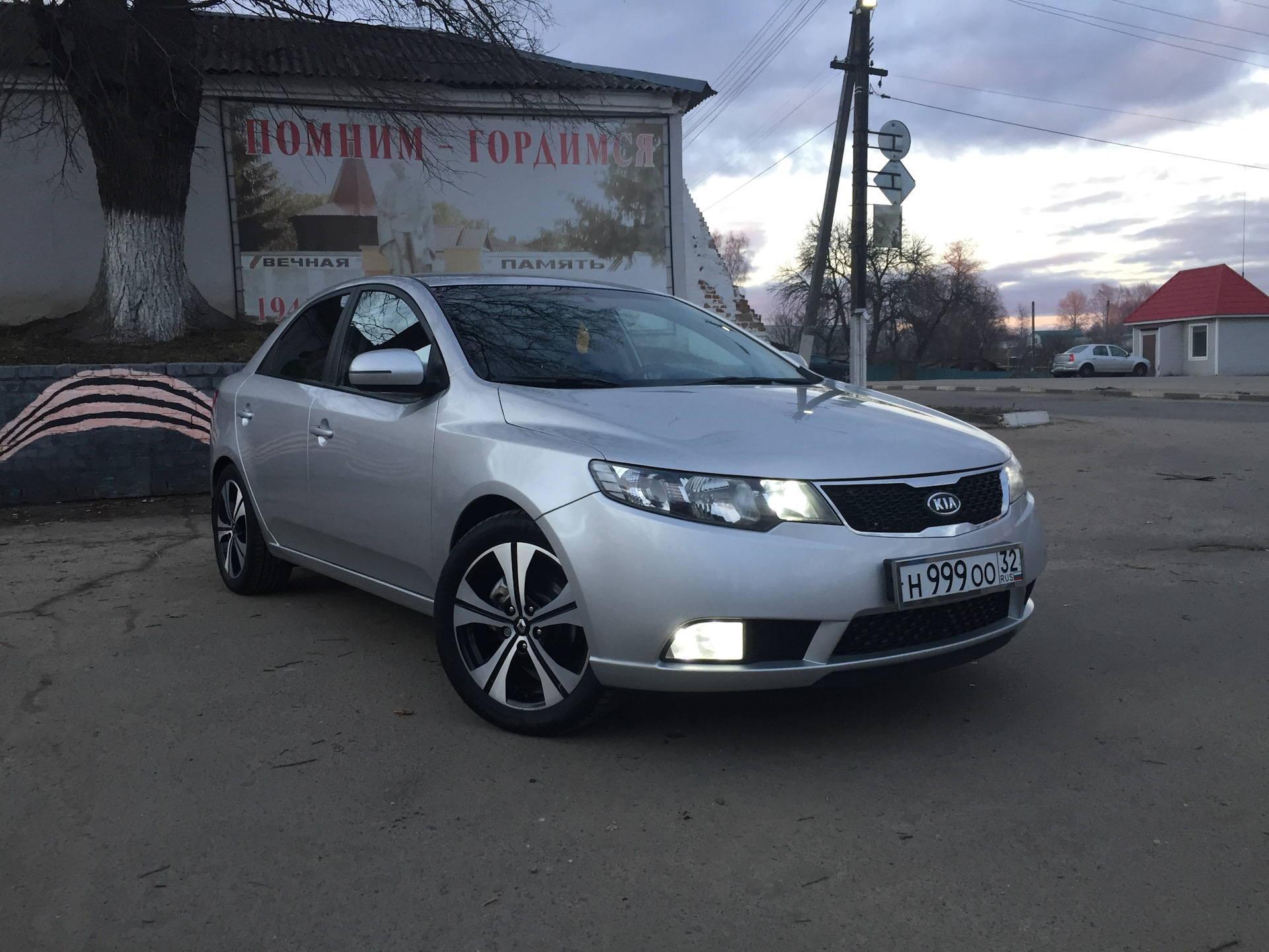 Сравнение Renault Megane III Grandtour 1.5 dCi K9K830 86hp и KIA Cerato 2 1.6 G4FC 126hp — KIA ...