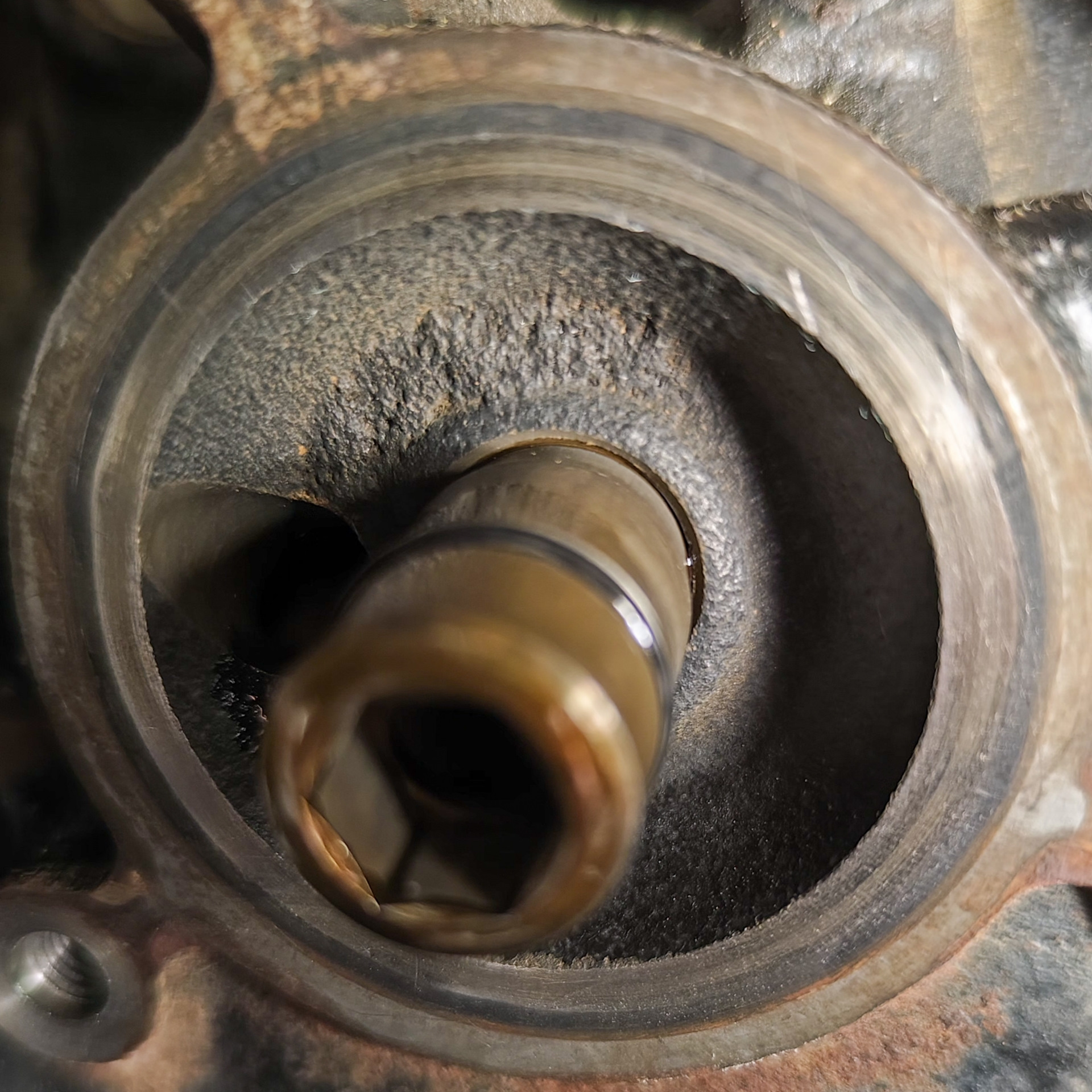 Замена о рингов кронштейна масляного фильтра. — Toyota Vitz (10), 1 л ...