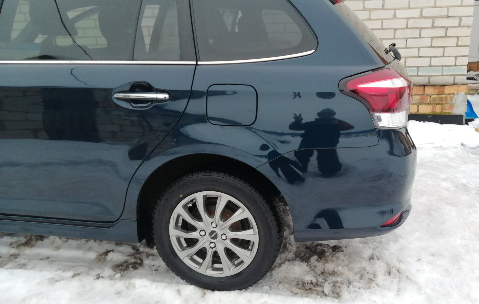 Нано-воск после шампуня — Toyota Corolla Fielder (E160), 1,5 л, 2018 ...