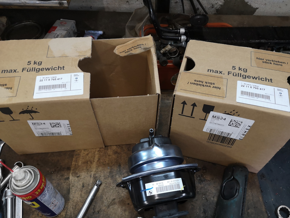 Замена опор двигателя — BMW X5 (E70), 3 л, 2007 года | своими руками ...