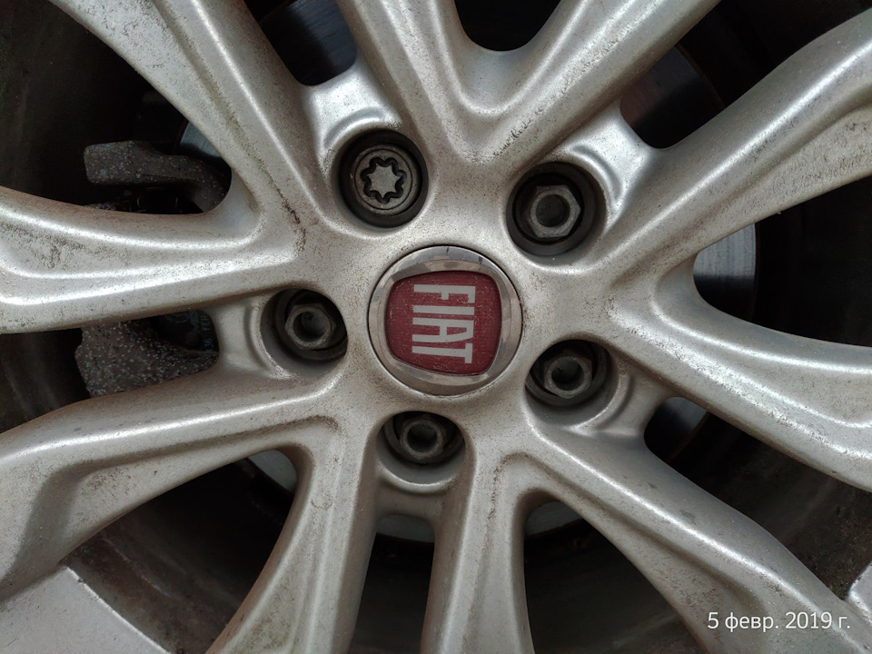 Секретки Farad на штатные литые диски — FIAT Tipo (2015), 1,6 л, 2017 ...