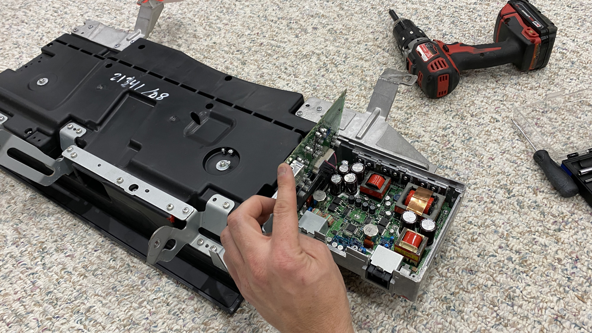 Оригинальный Subwoofer Volvo V70/XC70 P3. Что внутри? (Видео) — Volvo ...