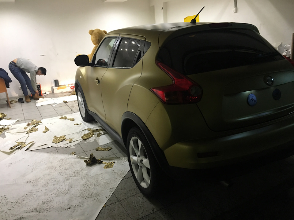 Gold car — Nissan Juke (1G), 1,6 л, 2012 года | фотография | DRIVE2