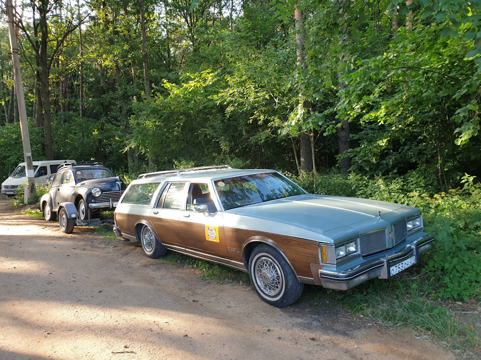 Поездка в Румынию — Oldsmobile Custom Cruiser (2G), 5 л, 1983 года ...