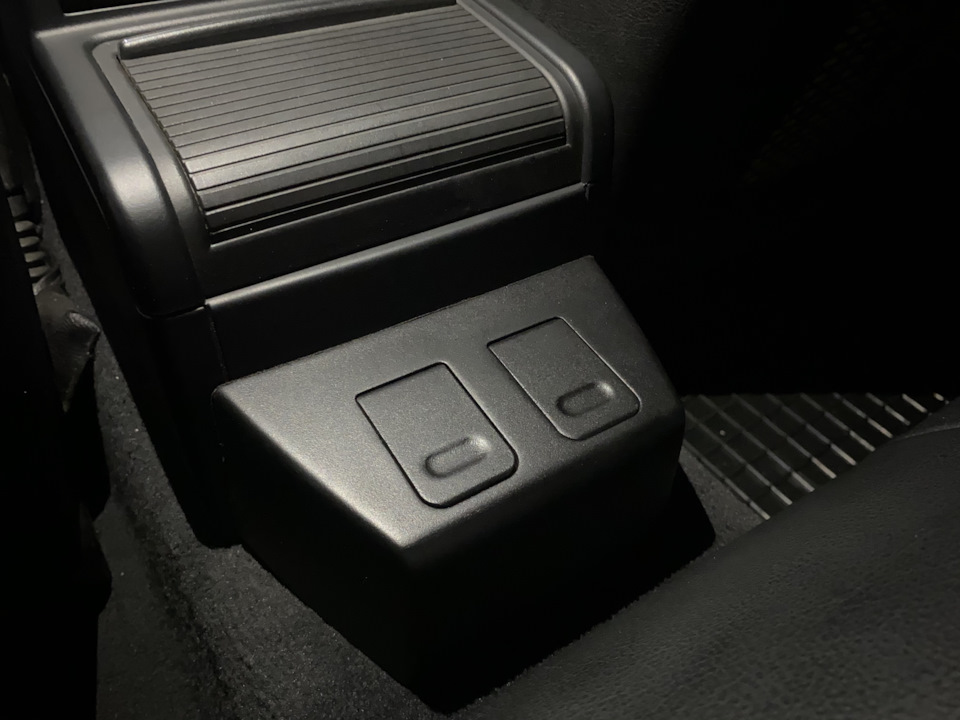 62. S493A — Блок прикуривателей для задних пассажиров — BMW 3 series ...