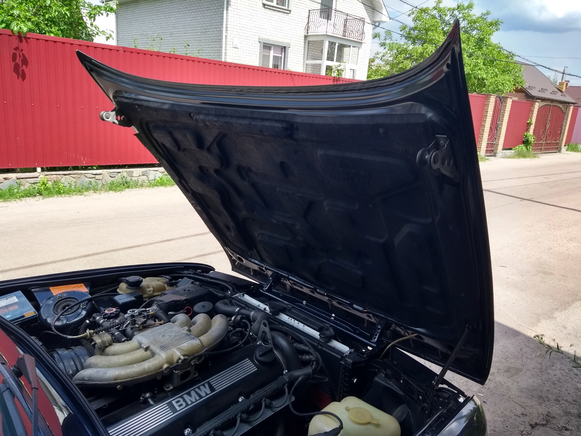 Шумка капота — BMW 3 series Touring (E30), 2,5 л, 1989 года | запчасти ...