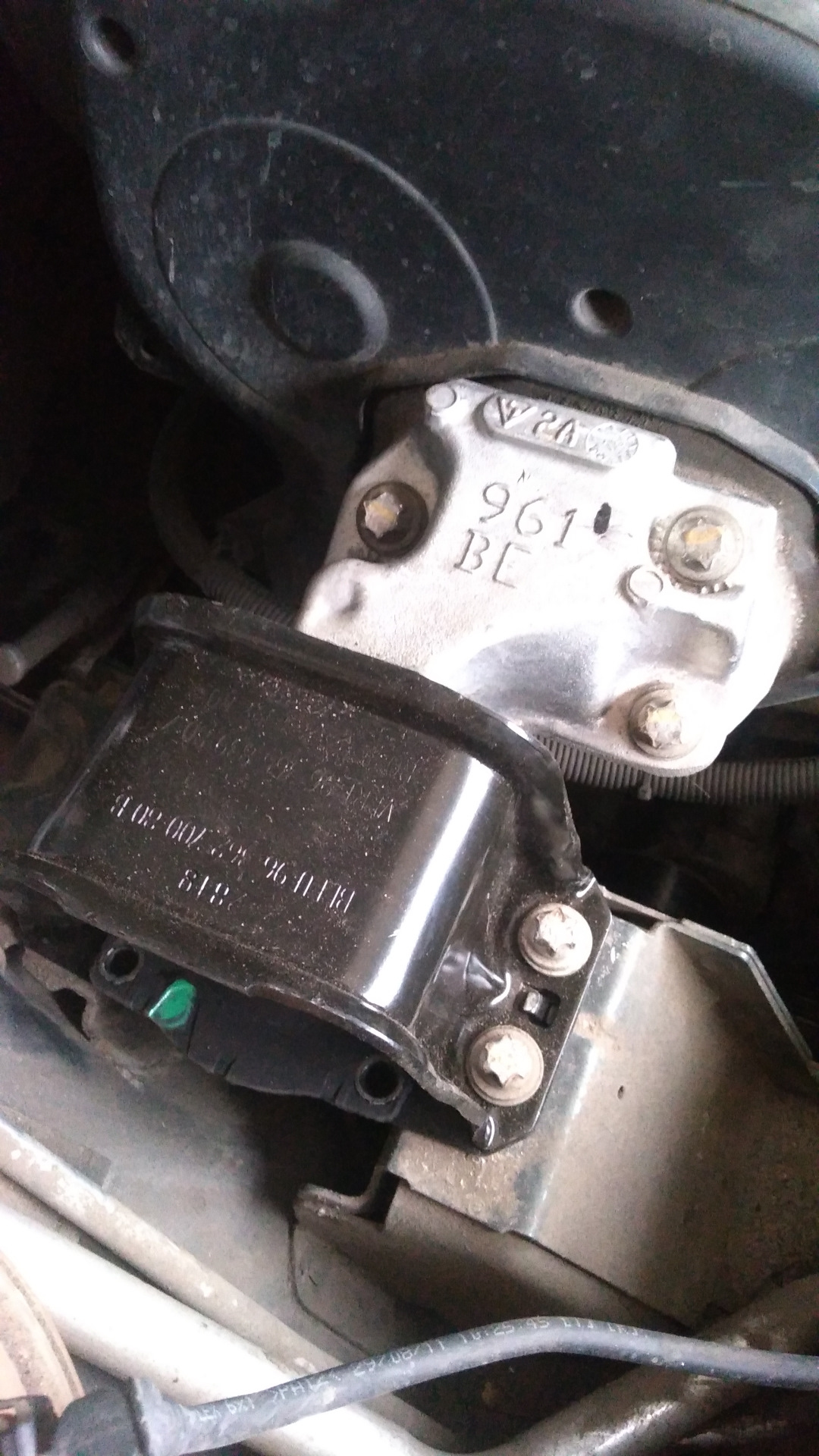 Очень запоздалая замена верхней подушки — Citroen C4 (2G), 1,6 л, 2012 ...